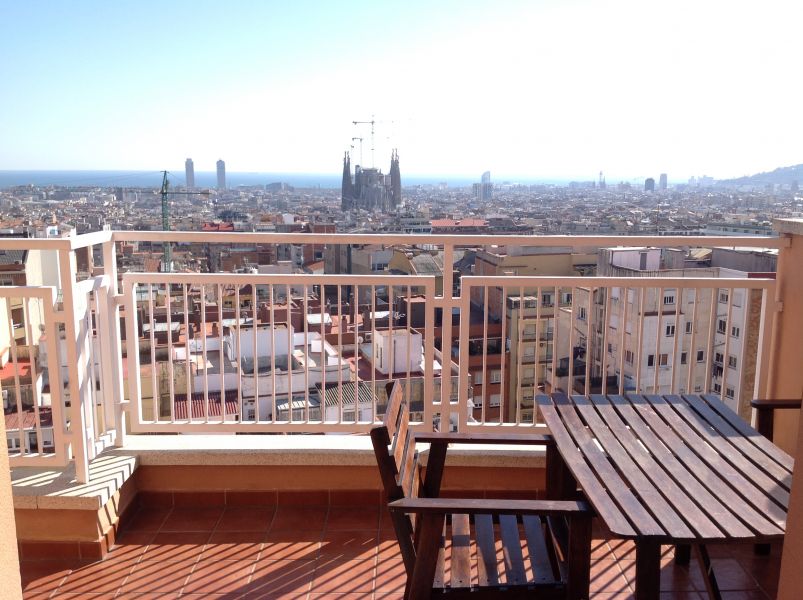 Ático con impresionantes vistas de la Sagrada Familia y Barcelona Ático con impresionantes vistas de la Sagrada Familia y Barcelona